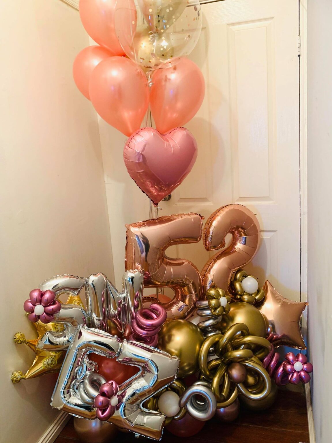 Number 52 Design With Helium Balloons And Flowers - A&E BalloonArt
